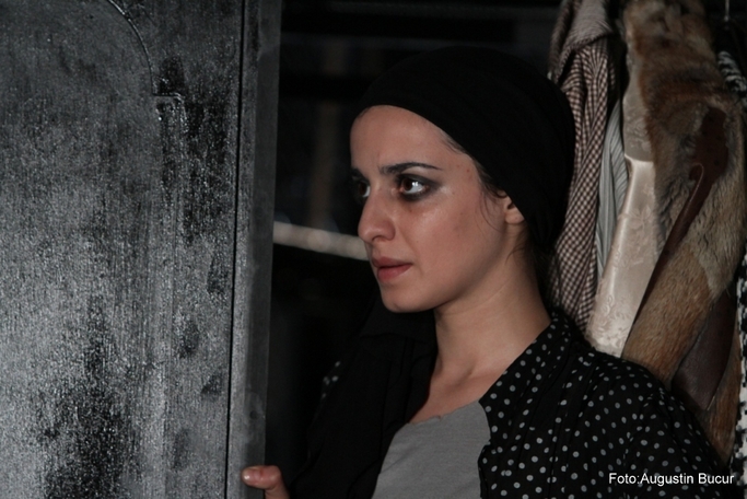 Două loturi | Teatrul Naţional Bucureşti