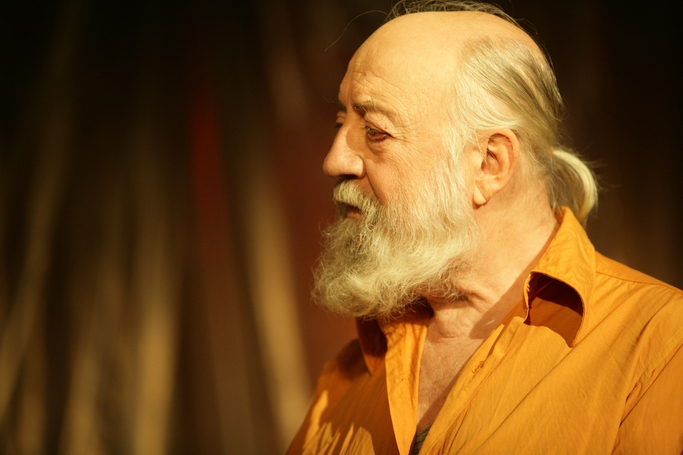 Cu uşile închise | Teatrul Naţional Bucureşti